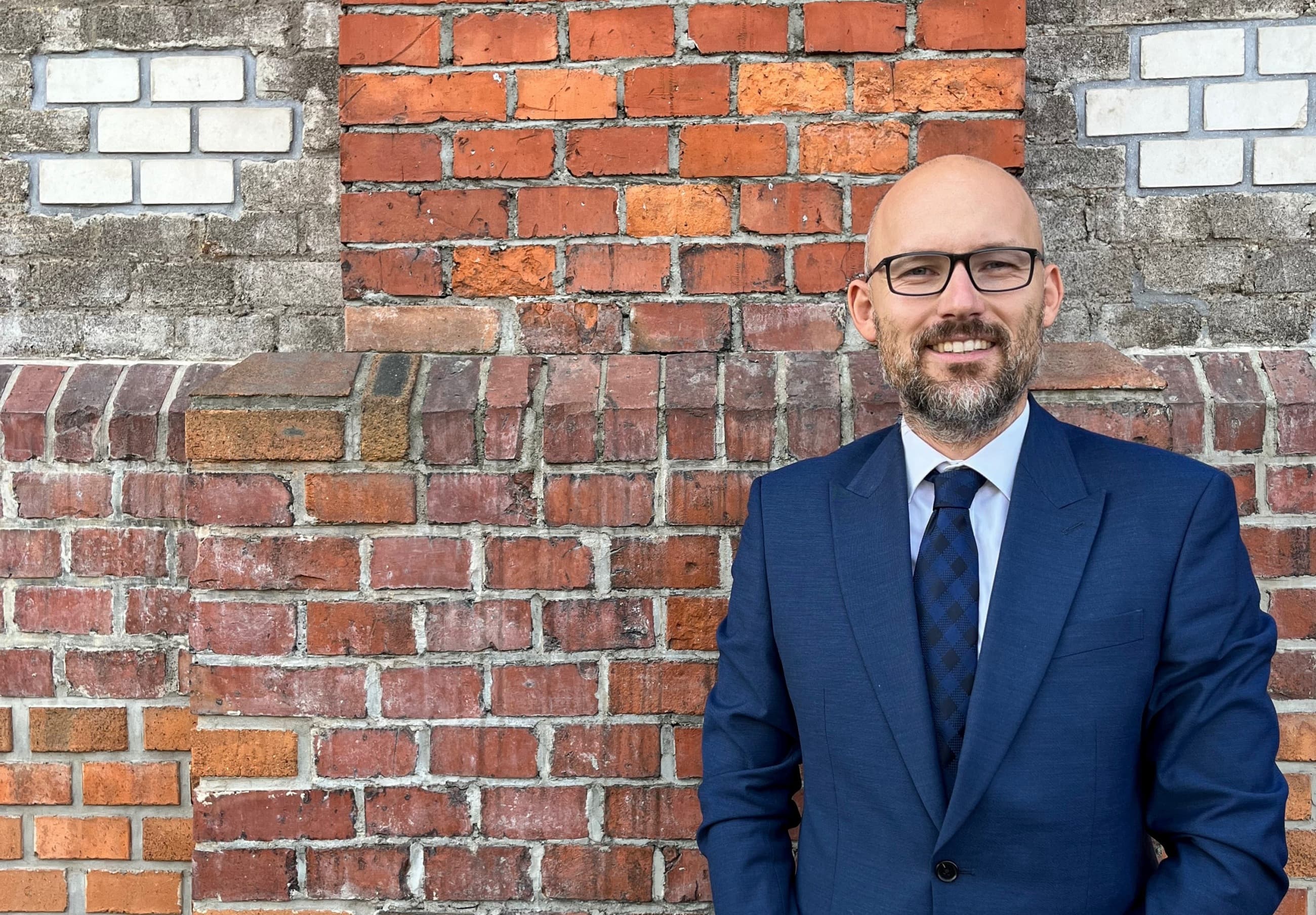 Je lepší investovat po vlastní ose nebo využít služeb profesionálů?